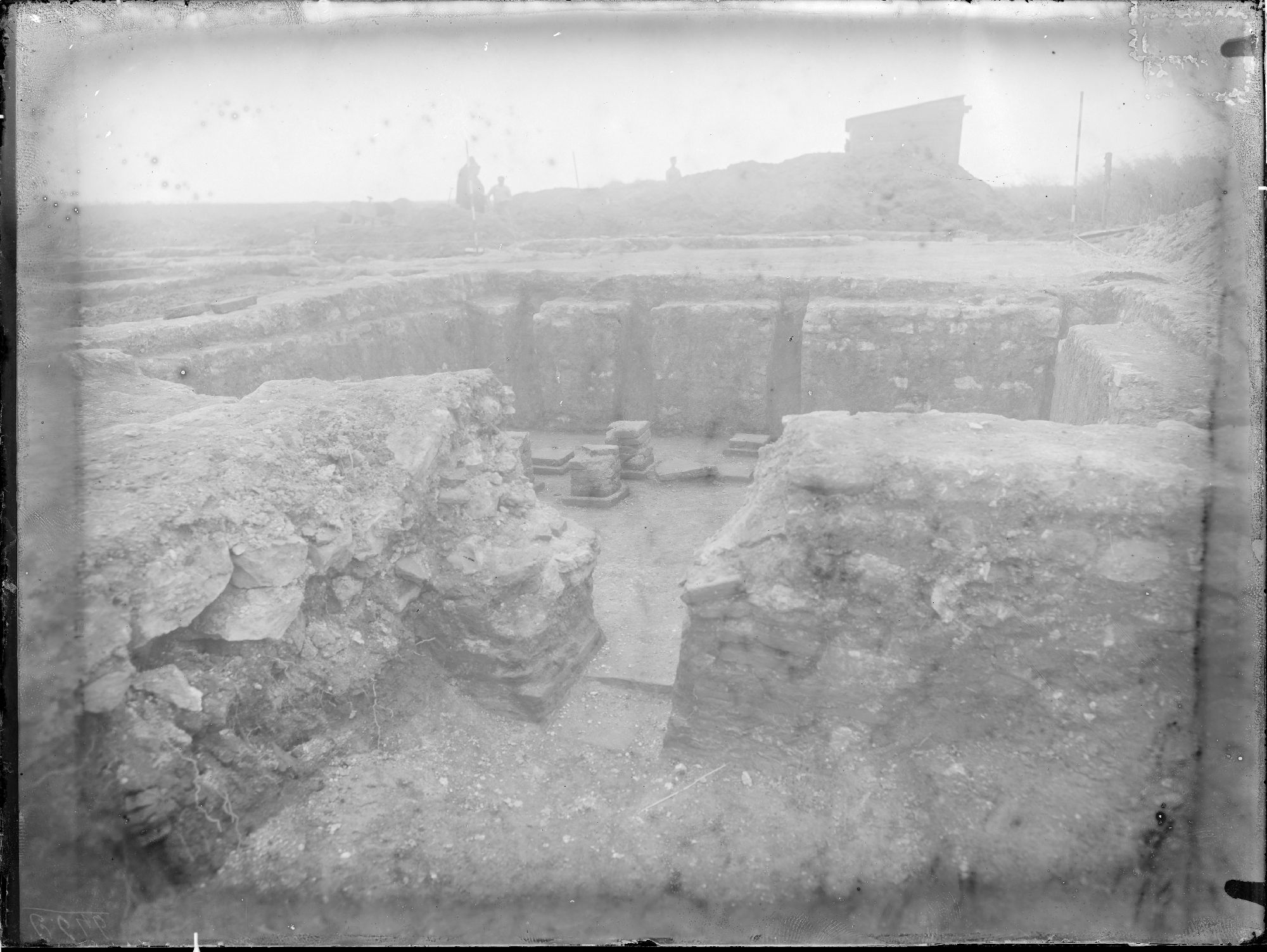 Archief van het Rijksmuseum van Oudheden | Kijkje van de stookplaats ...